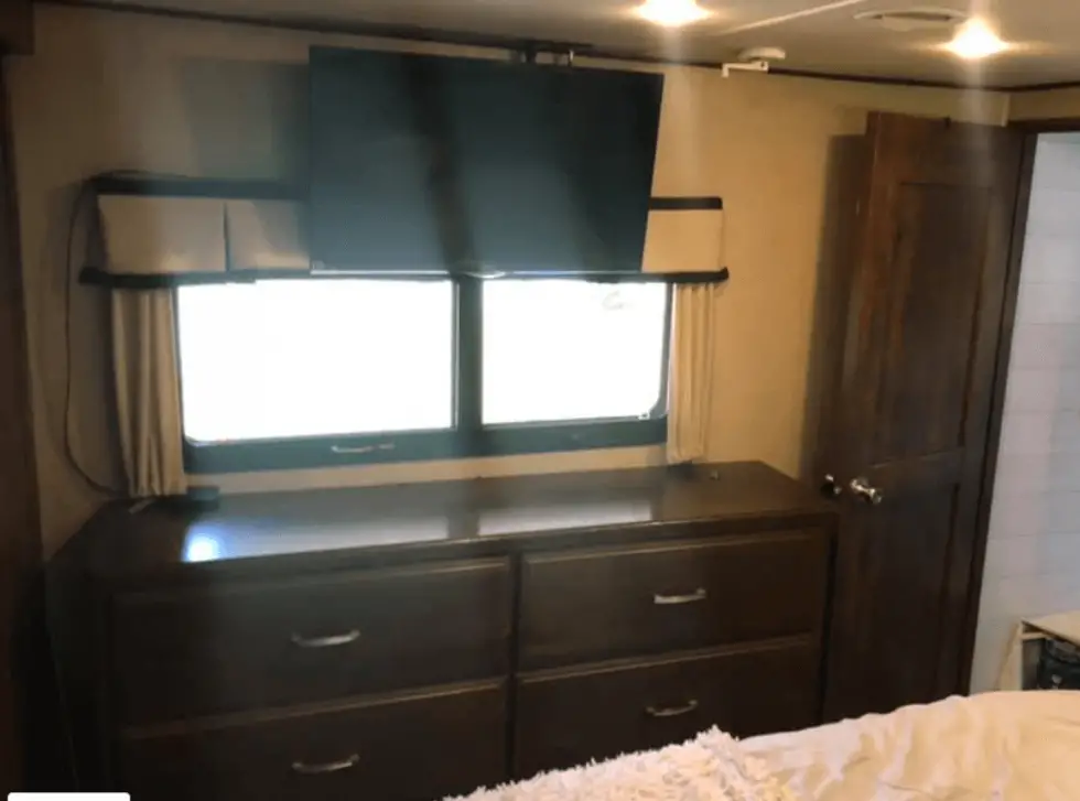 42 Gorgeous RV Bedroom Remodels for Cozy Inspiration